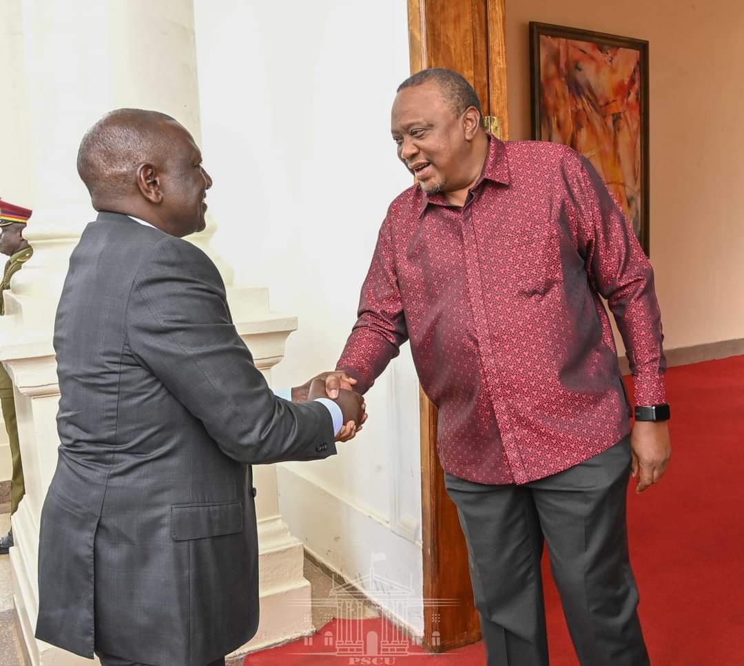 Uhuru meets Ruto to hand over State House keys – Western Kenya Times